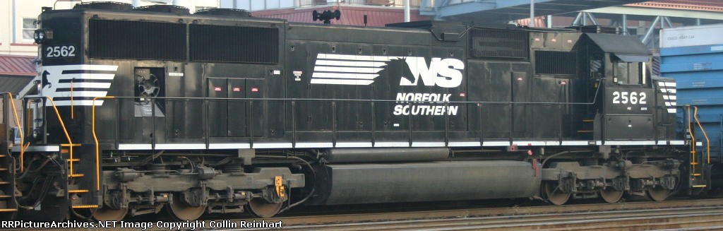 NS 2562